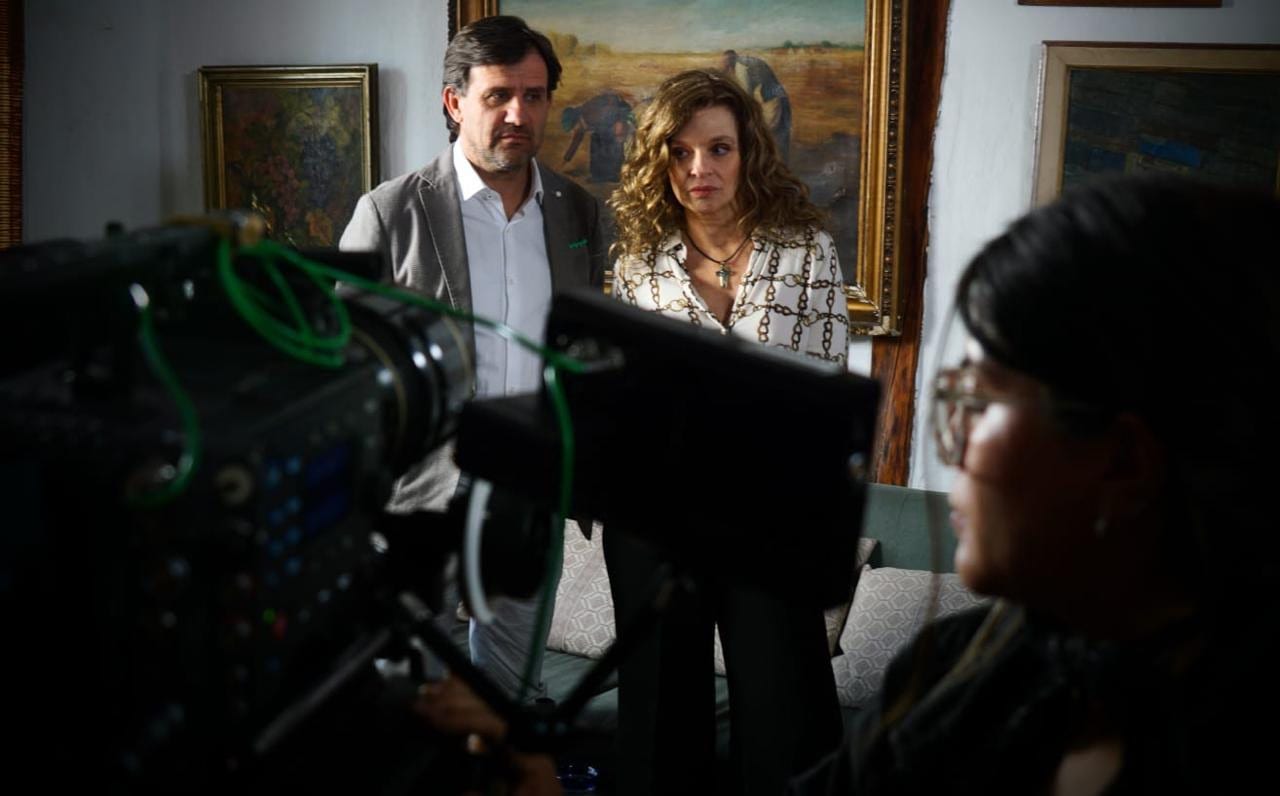 Rodrigo Bastidas salta al cine con filme basado en su obra "Consuegros ...